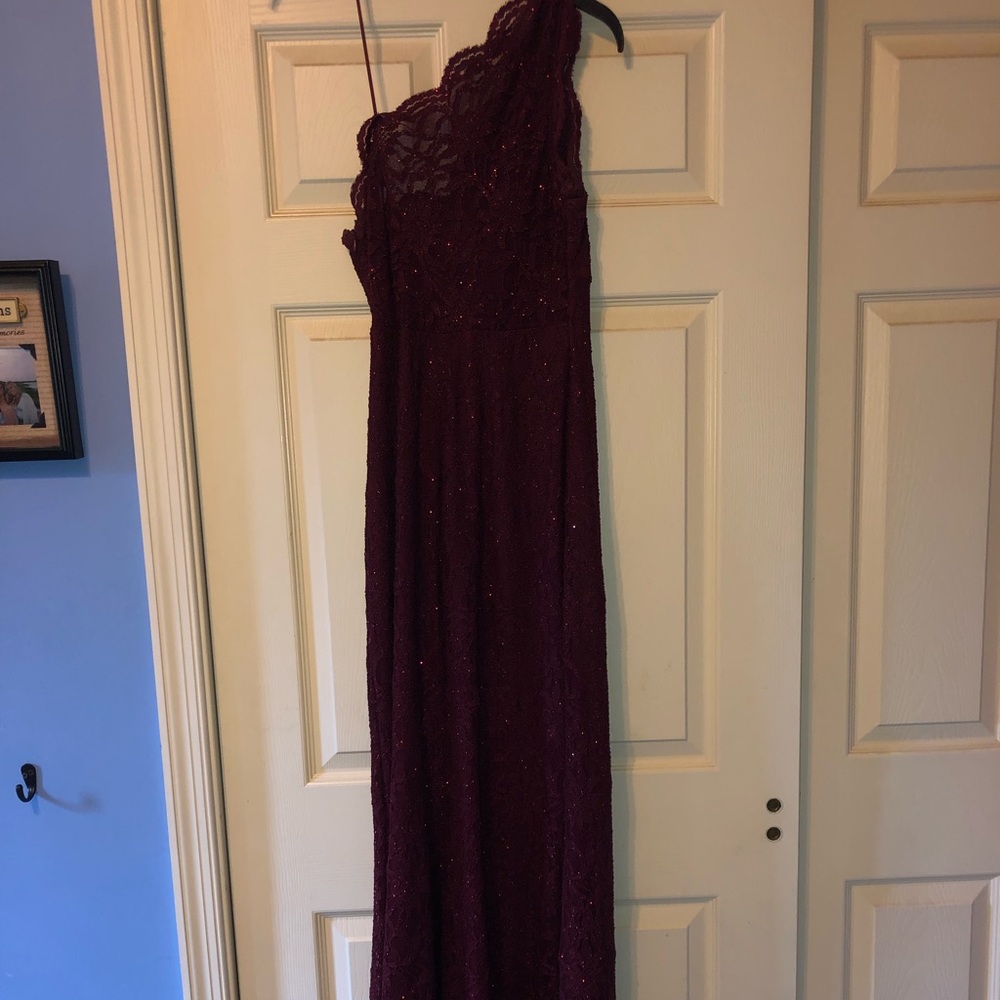 Maroon Prom Dress - Gem